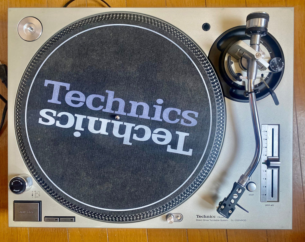 TURNTABLES – SHOES ON A WIRE